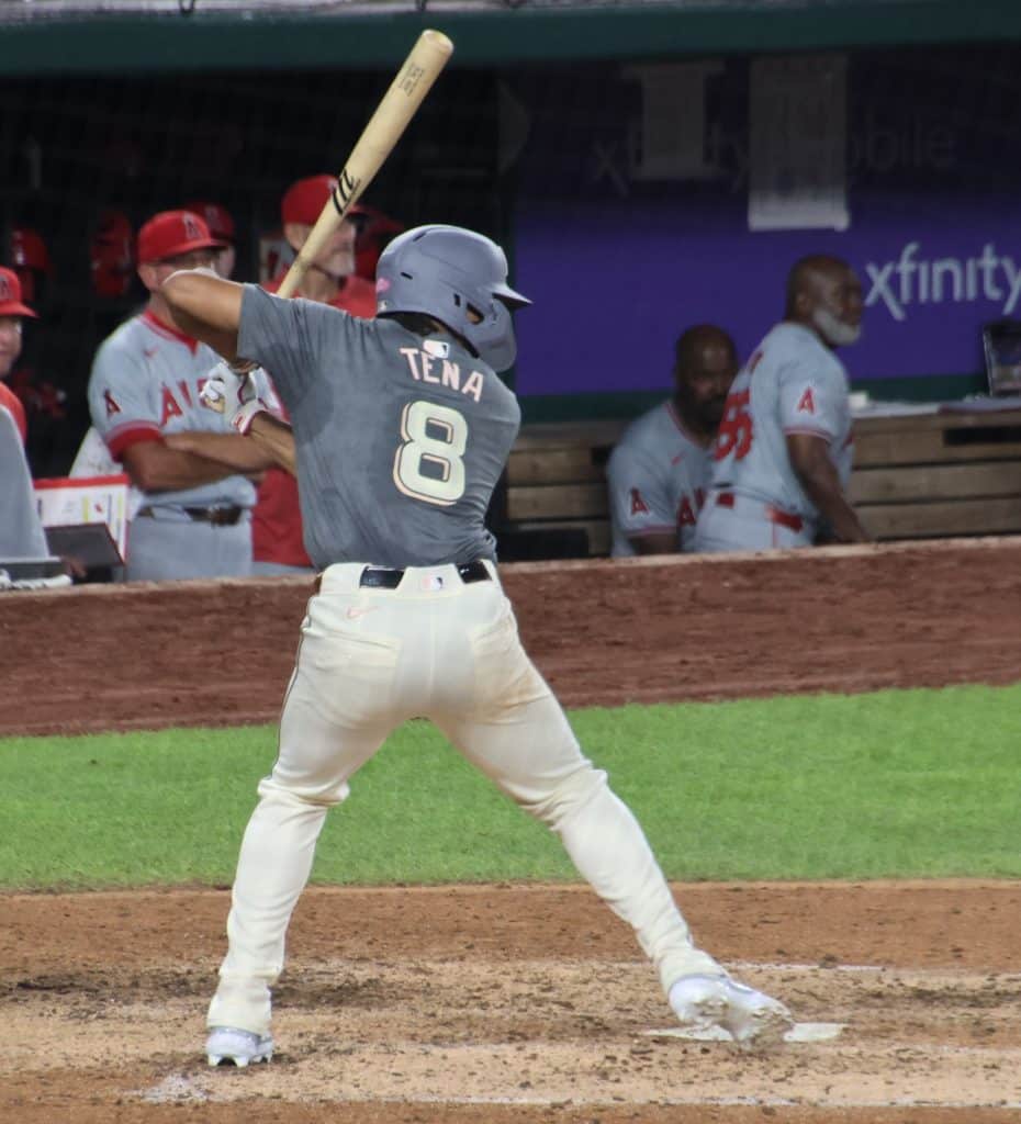 Four photos tell the story of a back-to-back Walk-Off winner by José ...